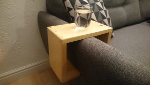 27 DIY Sofa Arm Table Ideas For Living Room - All Sands
