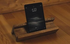 26 DIY Tablet Stand Projects For Kitchen And Study Room - All Sands